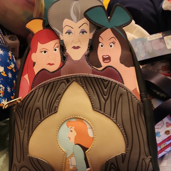 Disney | Bags | Disney Villains Backpack With Keyhole Design Red Green ...
